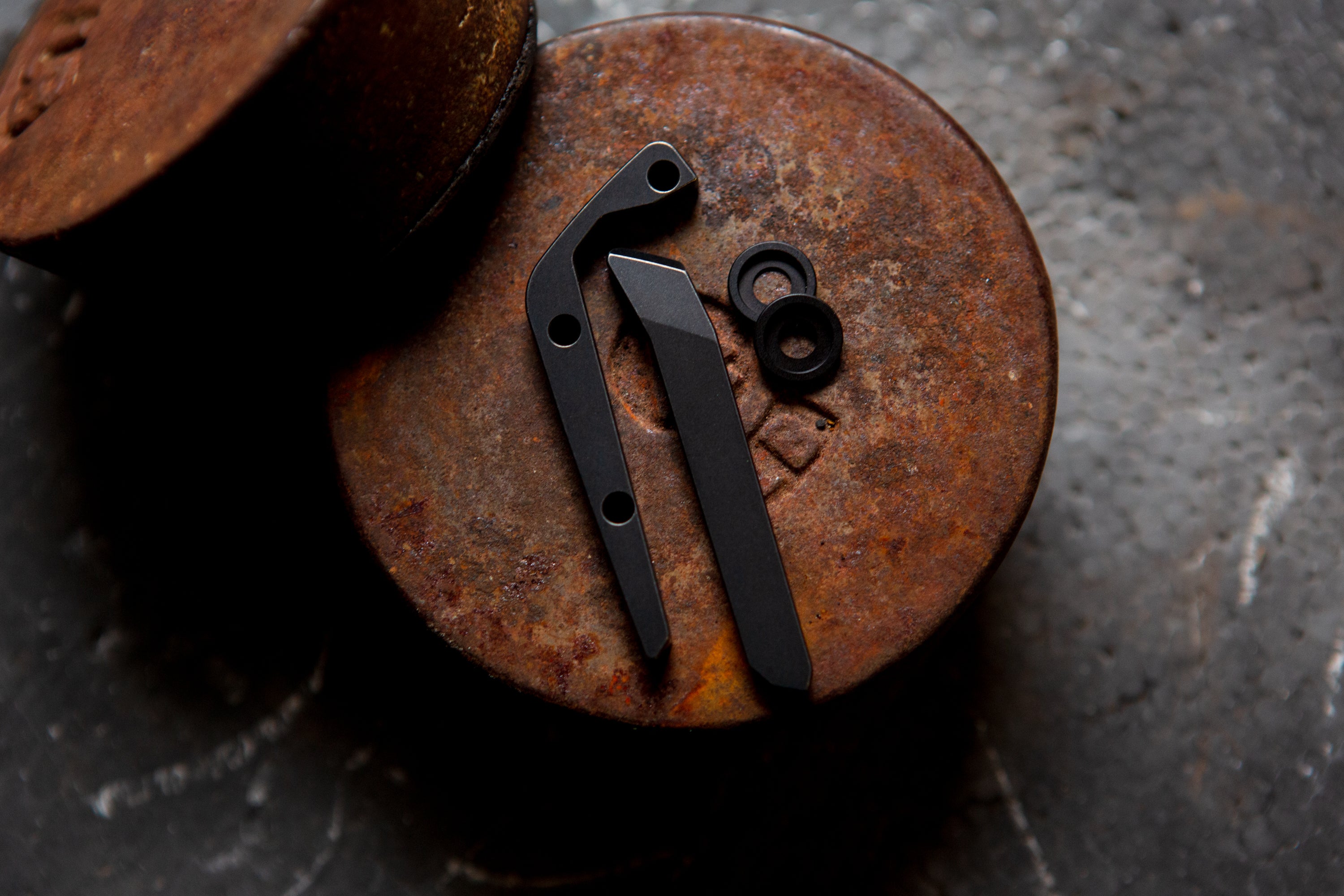 DeVille Blackwash Ti Spacer, Collar's, Clip Sets – High Grain Knives